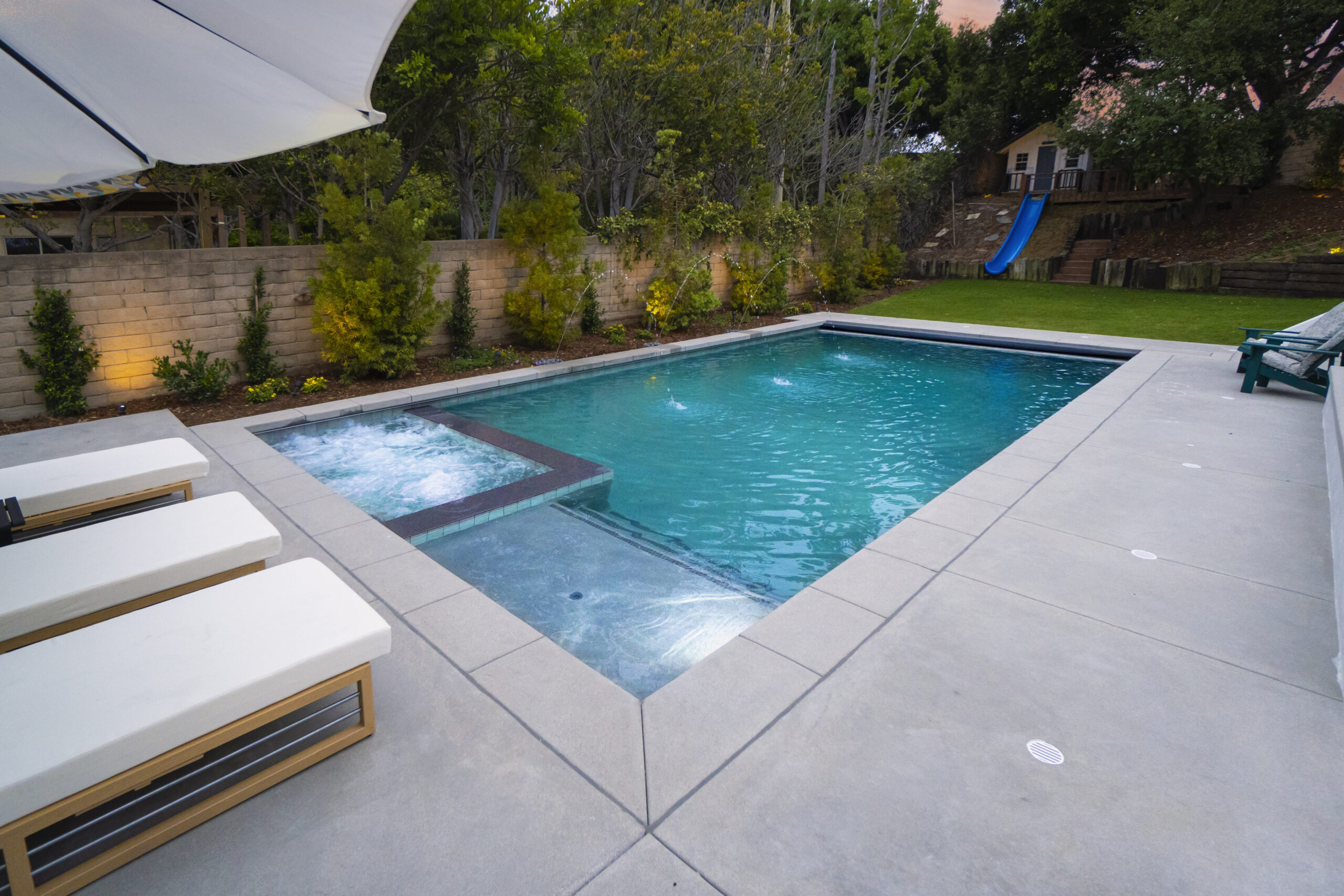Large Modern Pool with Automatic Cover | Construction Company